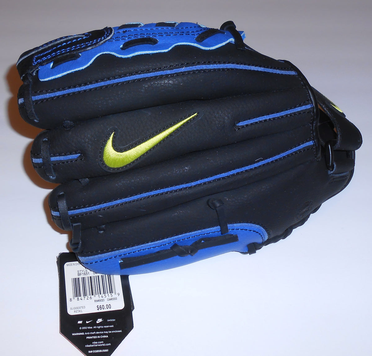 BASEBALL GLOVE